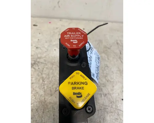 BENDIX Cascadia Brake Air Valve OEM# 5018303 in Dorr, MI $78.75 #361-10702
