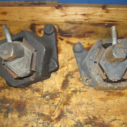 CHEVROLET C7500 Engine Mounts OEM# 15074990, 15074989 in Westland, MI ...