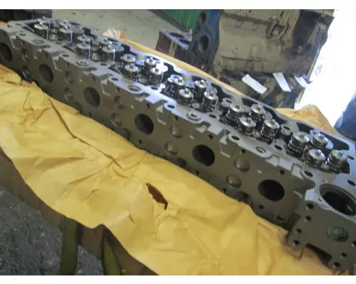 CUMMINS ISB 6.7L DEF Engine Cylinder Head OEM# 3977221 in Dorr, MI ...