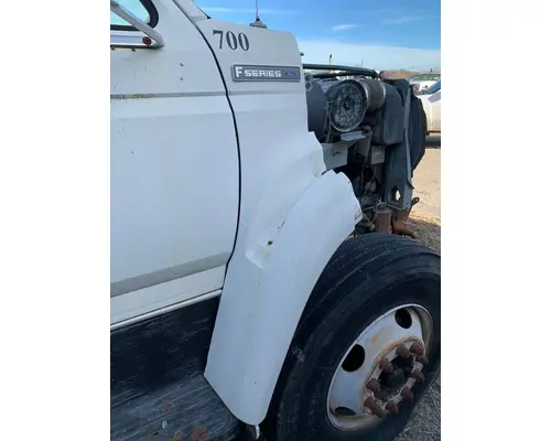 FORD F700 Fender in KANSAS CITY, MISSOURI $275.00 #878