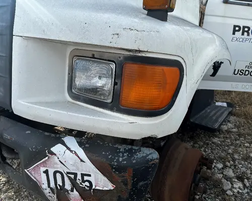 FORD F700 Headlamp Assembly in KANSAS CITY, MISSOURI #2573