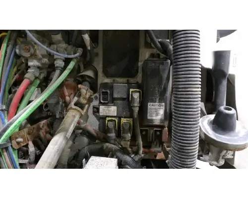 FREIGHTLINER CASCADIA 125 FUSE BOX in Wykoff, MN #2331786