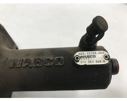 FREIGHTLINER CASCADIA Clutch Slave Cylinder OEM# A02-13133-000 in Sioux ...