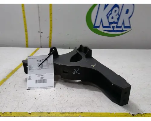 FREIGHTLINER CASCADIA Fairing Bracket OEM# 22-67509-000 in Holland, MI ...