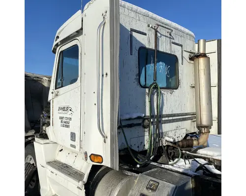 FREIGHTLINER CENTURY CLASS 120 Side Fairing in KANSAS CITY, MISSOURI ...