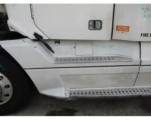 FREIGHTLINER COLUMBIA 120 CAB SKIRT/SIDE FAIRING in Tampa, FL #2329974