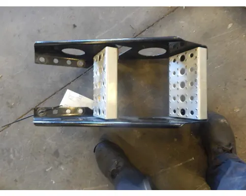 FREIGHTLINER Cascadia Step OEM# 22-58666-000 in Holland, MI $50.00 #44381