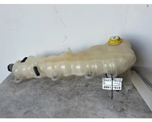 FREIGHTLINER Cascadia Coolant Reservoir OEM# A0532836000 in Dorr, MI ...