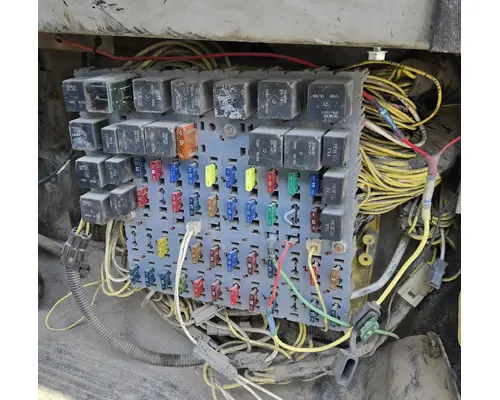 FREIGHTLINER FL112 Fuse Box in KANSAS CITY, MISSOURI $450.00 #12684