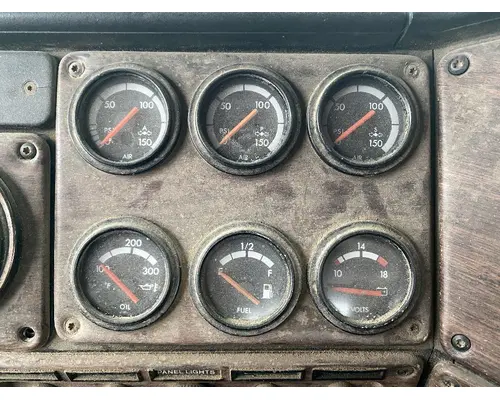 FREIGHTLINER FLD120 Dash Panel in KANSAS CITY, MISSOURI #9026
