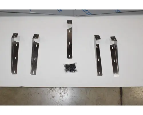 FREIGHTLINER FLD Visor OEM# F3007 in Dorr, MI #654-10471