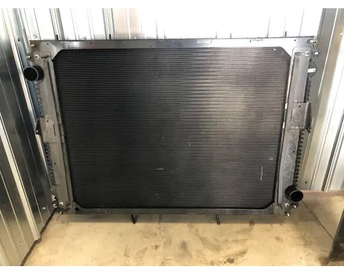 FREIGHTLINER Motorhome Chassis Radiator OEM# 1003734 in Dorr, MI #800-25123