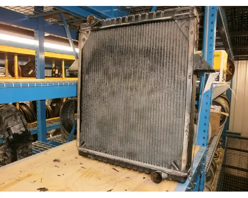 Ford CF8000 Radiator in Spencer, IA #24189622