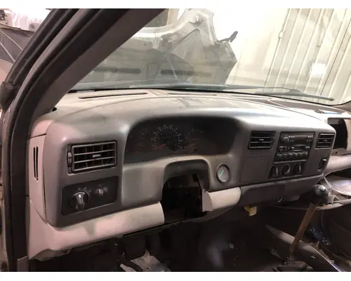 Ford F650 Dash Assembly in Winamac, IN #25451357