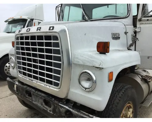 Ford L9000 Hood in Spencer, IA #24604237