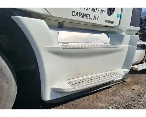 Freightliner Cascadia 125 Side Fairing in Elkton, MD #P-40608