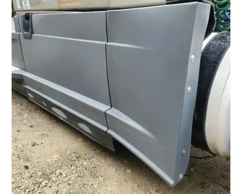 Freightliner Cascadia 126 Side Fairing in Elkton, Maryland $549.97 #P-65619