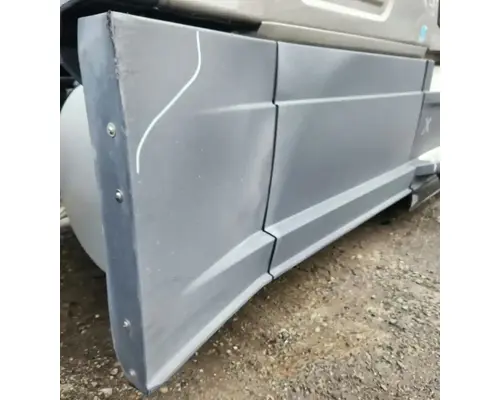 Freightliner Cascadia 126 Side Fairing in Elkton, MD #P-65622