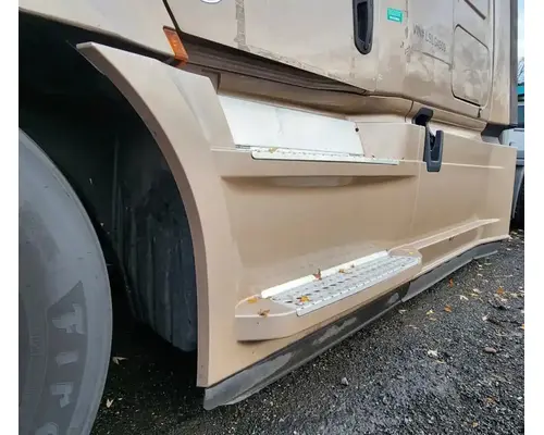 Freightliner Cascadia 126 Side Fairing in Elkton, MD #P-65628