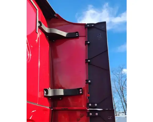Freightliner Cascadia 126 Side Fairing in Elkton, MD #P-66206
