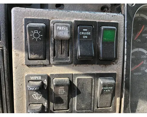 Freightliner FL112 Dash Assembly in Spencer, IA #25095904