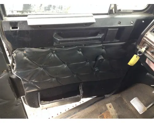 Freightliner FLD120 Door Assembly, Front in Spencer, IA #24556073