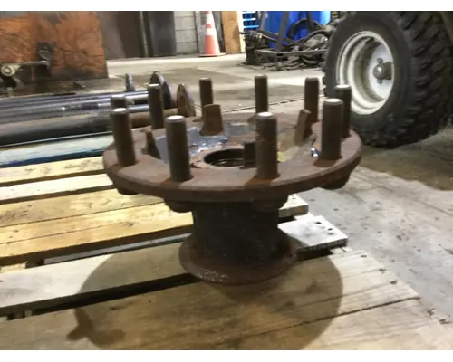HUB PILOTED - STEEL 10 LUG HUB OEM# H1016 in Toledo, OH #2106667