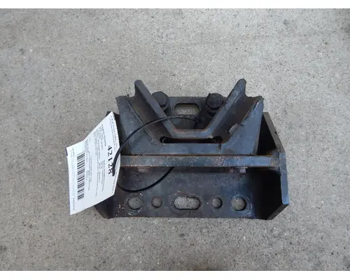 INTERNATIONAL 13LMaxx Engine Mounts OEM# 3841113C2 in Holland, MI #42128