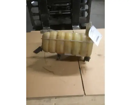 INTERNATIONAL 7400 Radiator Overflow Bottle OEM# 2604187C91 in ...