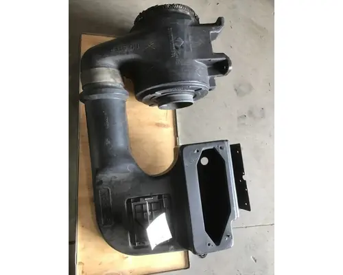 INTERNATIONAL 9400 Air Cleaner/Parts OEM# 3516347C92 in Holland, MI #80338