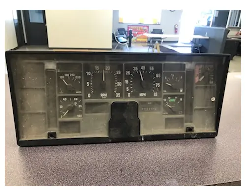 INTERNATIONAL INTERNATIONAL Instrument Cluster in New Paris, OH #BH22IC1