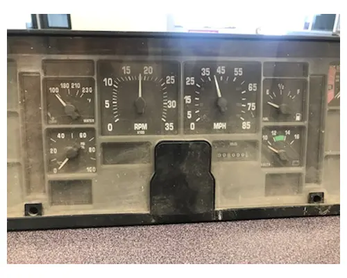 INTERNATIONAL INTERNATIONAL Instrument Cluster in New Paris, OH #BH22IC1