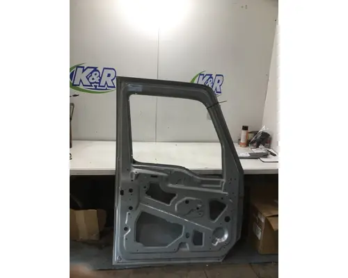 INTERNATIONAL LT625 Door Assembly OEM# 4172798W91E in Holland, MI #75553