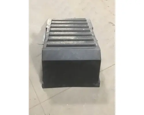 INTERNATIONAL Battery Box Cover OEM# 3578370C92 in Holland, MI #81621