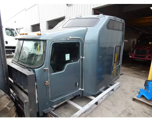 KENWORTH T-600 CAB OEM# K336-445 in Holland, MI $1,500.00 #34515