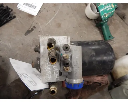 KENWORTH T2000 AIR DRYER OEM# 5008415 in Holland, MI $125.00 #49834