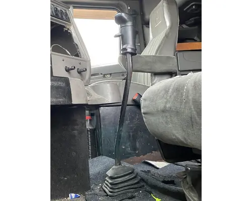 KENWORTH T2000 Floor Shift Assembly in KANSAS CITY, MISSOURI $170.00 #6254