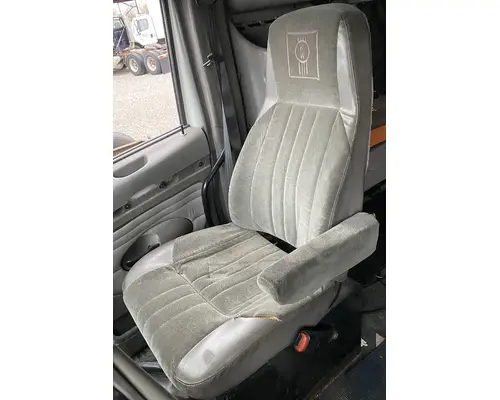 KENWORTH T2000 Seat, Front in KANSAS CITY, MISSOURI $250.00 #6243