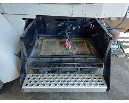 KENWORTH T300 BATTERY BOX in Stockton, CA #2166277