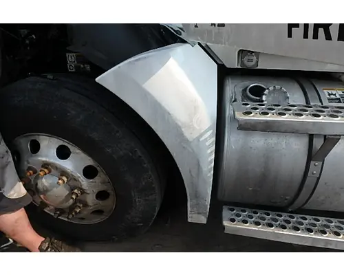 KENWORTH T680 Fender Extension in DES MOINES, IA #32882
