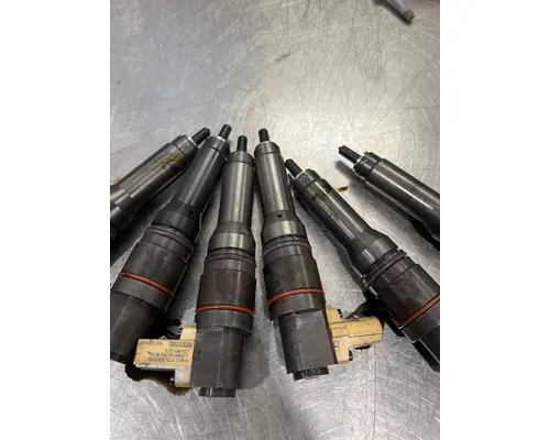 KENWORTH T680 Fuel Injector OEM# 2005596 in Abbotsford, BRITISH ...