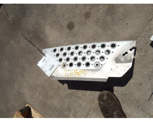 KENWORTH T680 Step OEM# A82-1027 in Holland, MI #65901