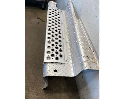 KENWORTH T880 DPF Cover in Dorr, MI $350.00 #696-10134