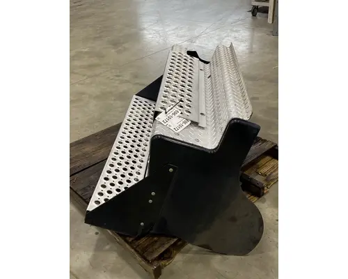 KENWORTH T880 DPF Cover in Dorr, MI $350.00 #696-10172