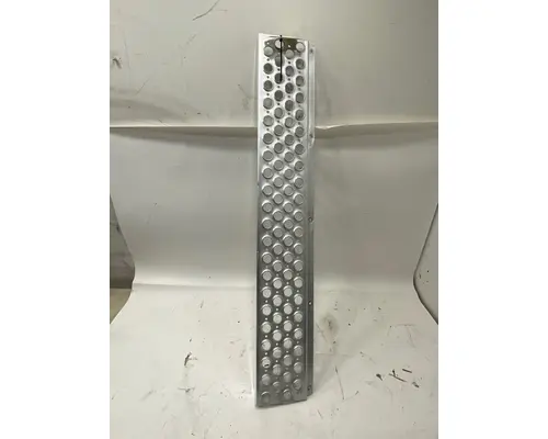 KENWORTH Step in Dorr, MI #723-10603