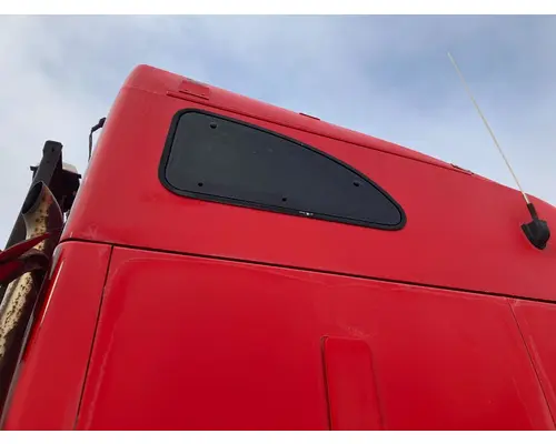 Kenworth T2000 Sleeper Window in Spencer, IA #25574722