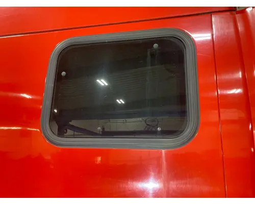 Kenworth T2000 Sleeper Window in Sioux Falls, SD #25479255