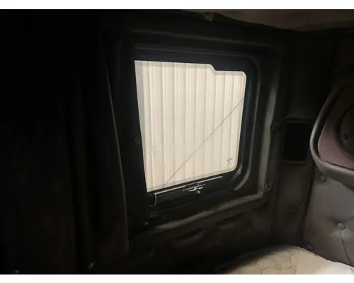 Kenworth T2000 Sleeper Window in Winamac, IN #25231597
