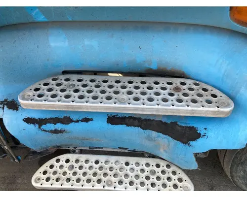 Kenworth T2000 Step (Fuel Tank, Fairing) in Des Moines, IA $122.00 ...