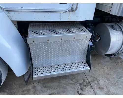 Kenworth T370 Battery Box in Winamac, IN #24919839